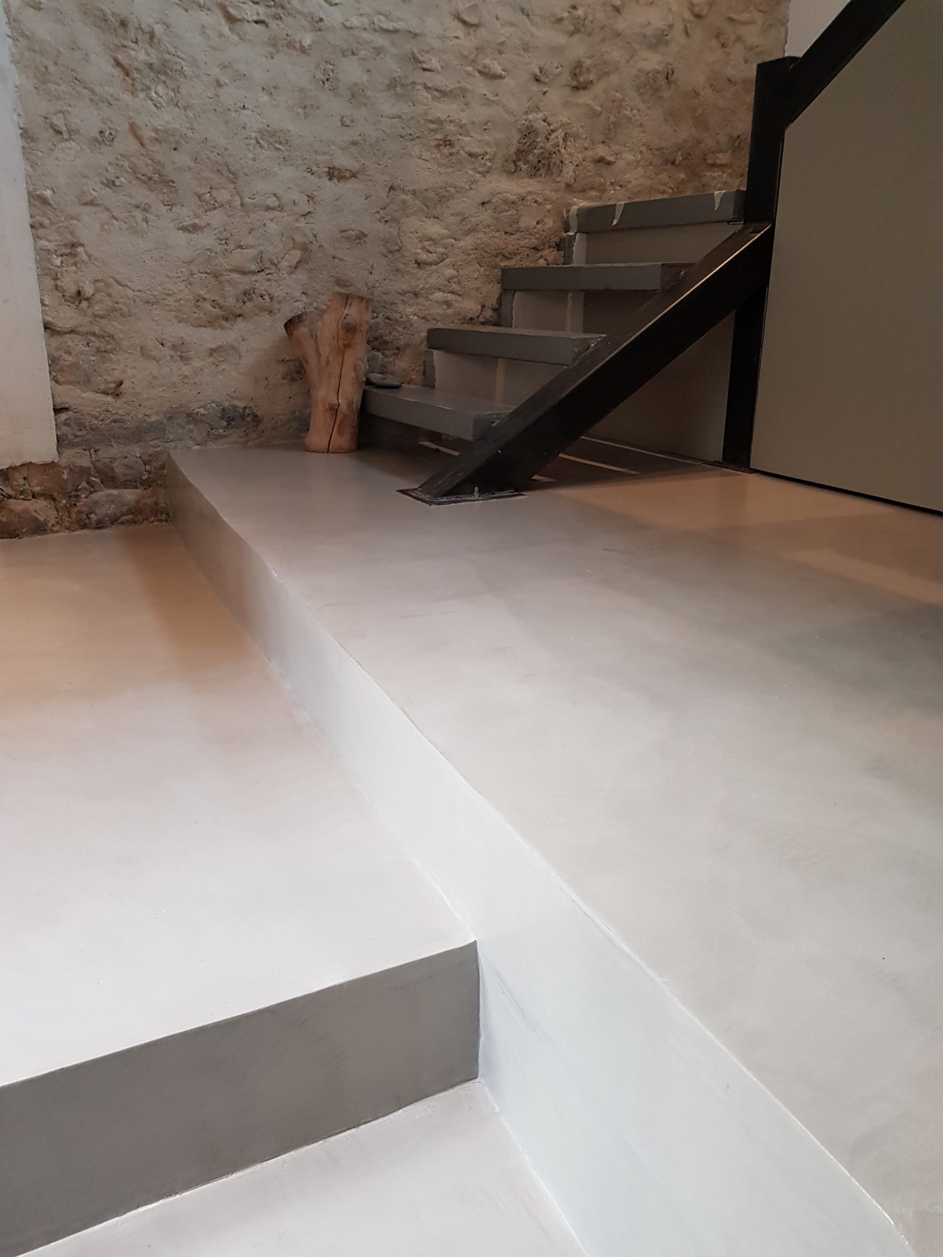 Notre béton ciré pour le sol - C&M Paris